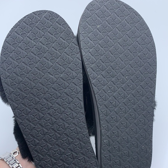 Coface | Shoes | Coface Sandal Womens 9 Black Faux Fur Fuzzy Slide ...